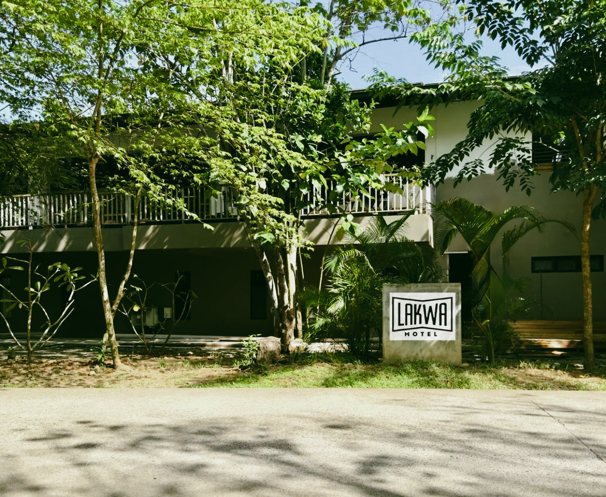 Lakwa Motel – Kalye Artisano